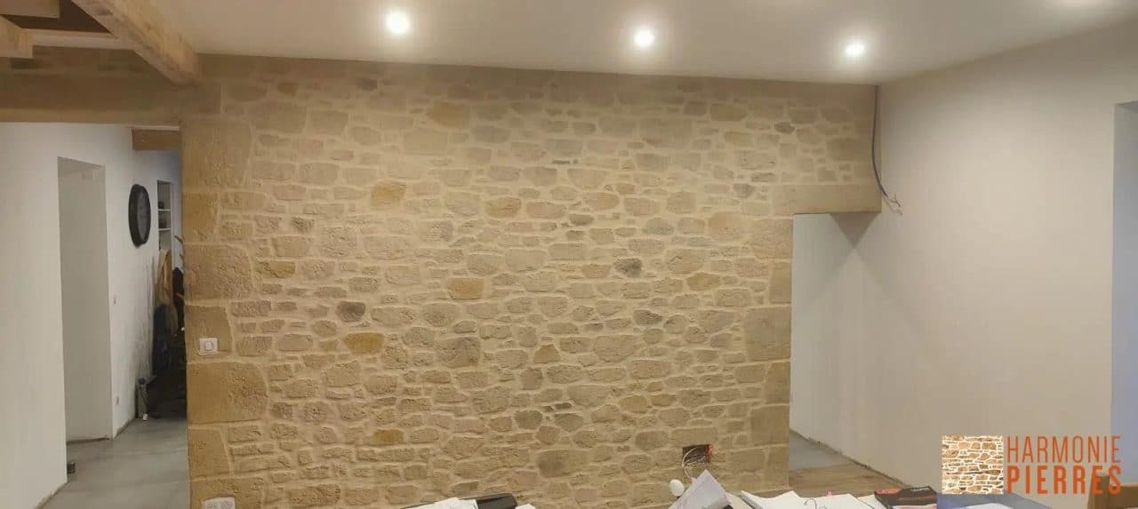 Enduit décoratif sur mur intérieur à La Couture (85)